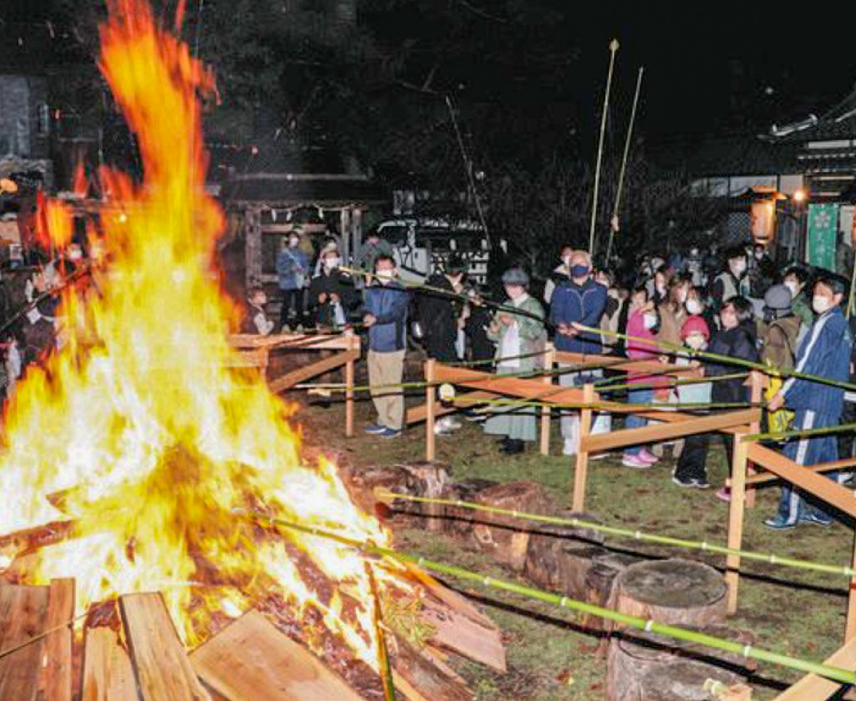 祈祷の炎で「せんべい焼き」 敦賀・天満神社 | 日々URALA（ウララ）福井県のおすすめ情報
