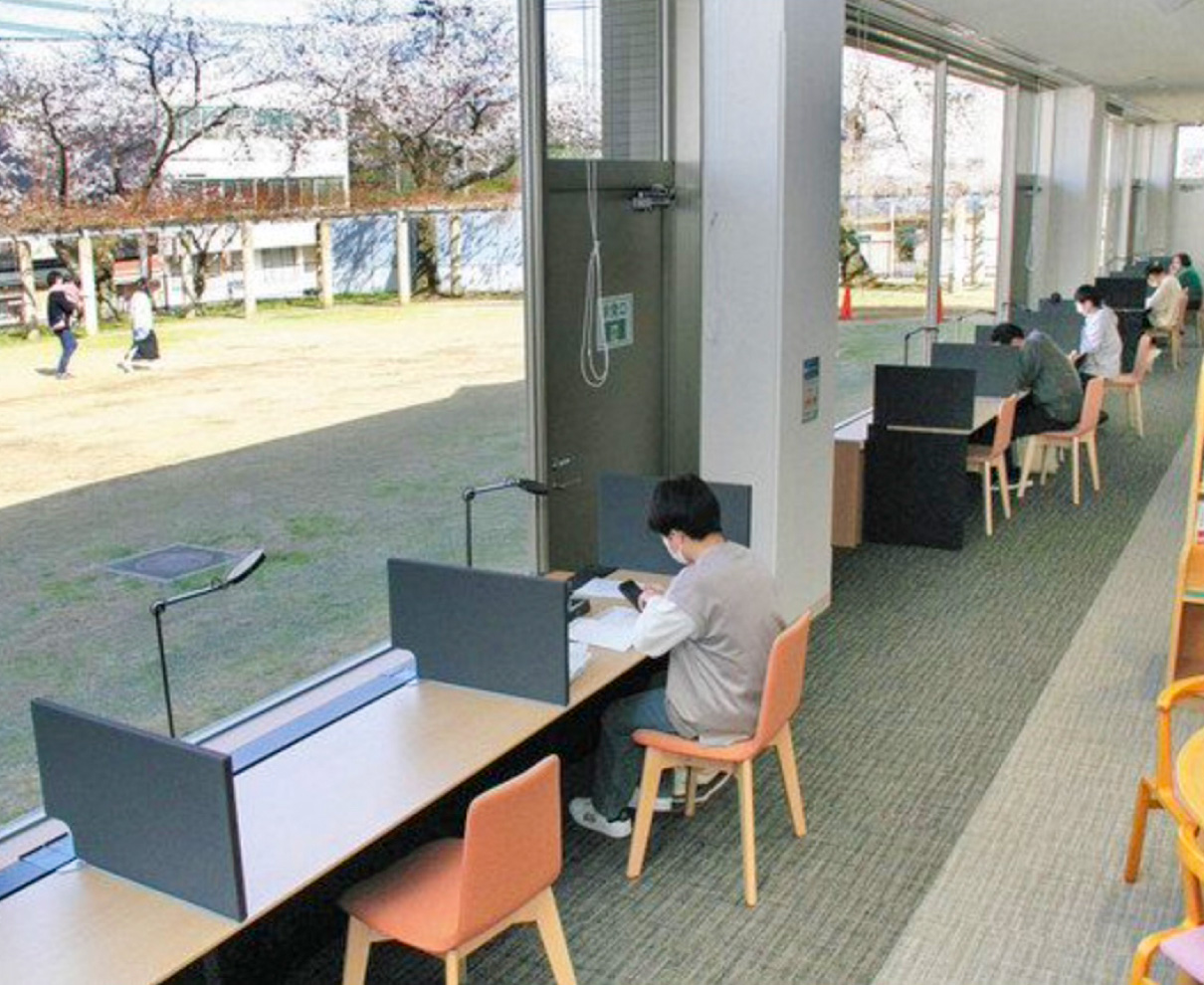 三国図書館リニューアル カウンター席新設 郷土資料棚拡充 | 日々URALA（ウララ）福井県のおすすめ情報