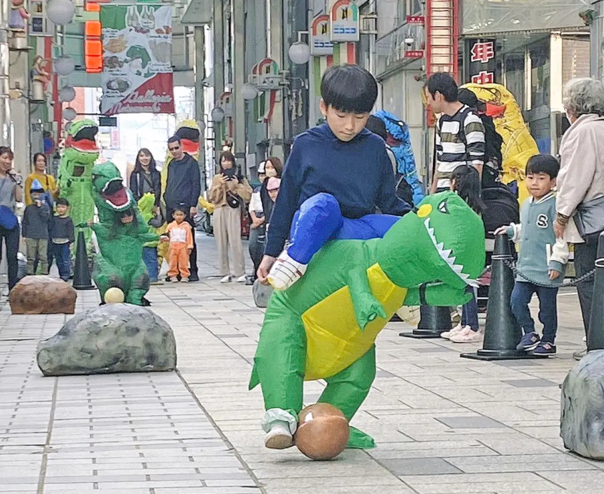 「恐竜運動会」仮装し競技 ドリブル競争、鳴き声大会 | 日々URALA（ウララ）福井県のおすすめ情報