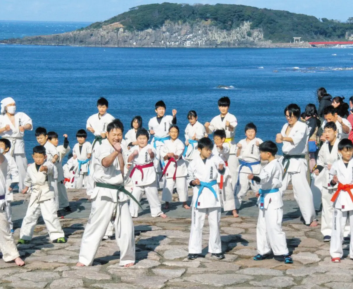 雄島を背に気合の突き 三国で寒稽古 | 日々URALA（ウララ）福井県のおすすめ情報